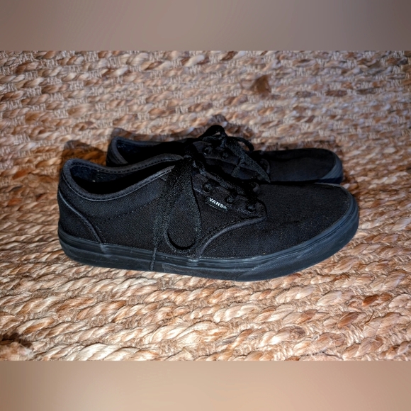 Vans | Shoes | Youth Vans Size 7 Era All Black Skate Shoes Unisex ...